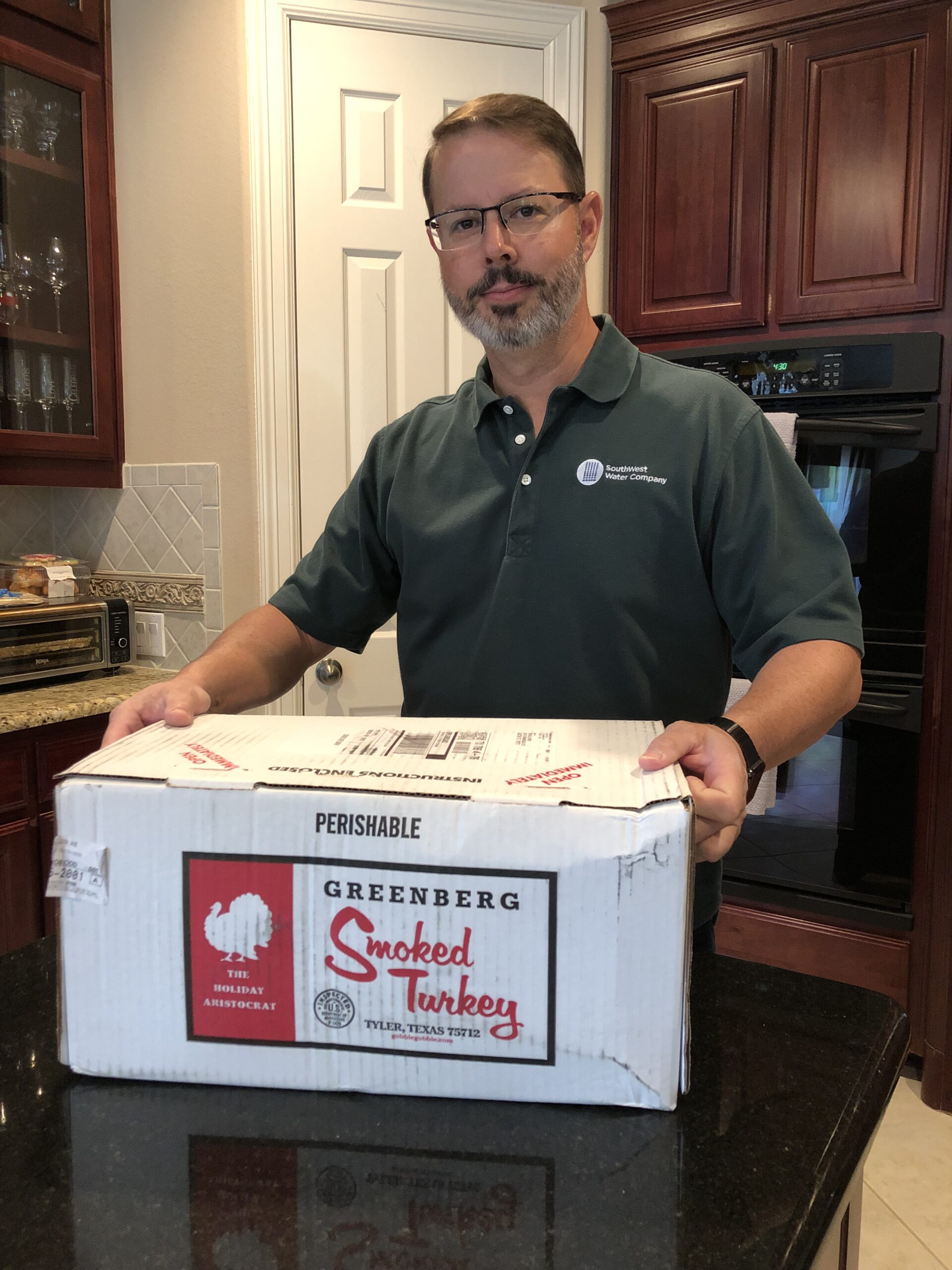 Texas Water Utilities delivers Thanksgiving turkeys to customers in ...